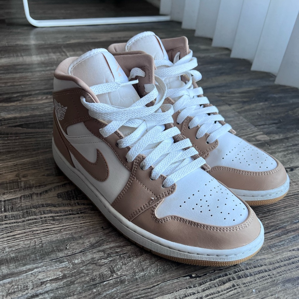 Air Jordan 1 Mid Tan Gum - Gem